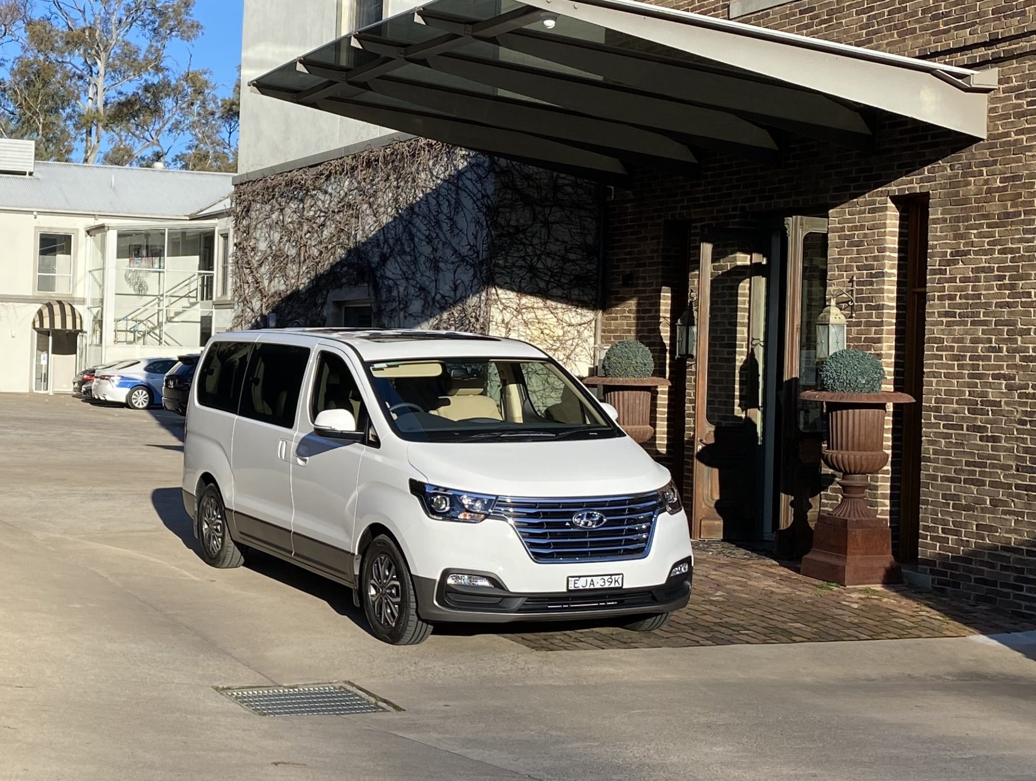 iMax Van | Orange Limousines
